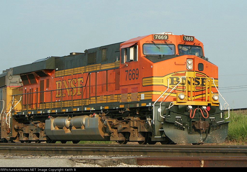 BNSF 7669